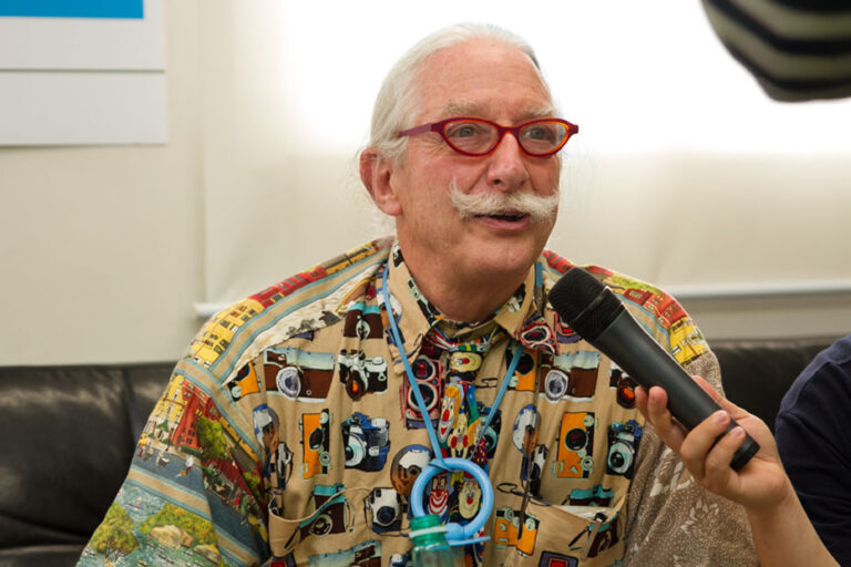Patch Adams na Fares